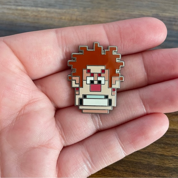 Disney | Other | Disney Wreck It Ralph And Fix It Felix Pixel Head Pins ...